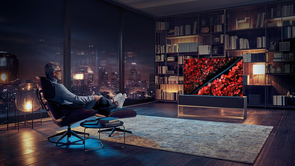 LG Display Will Show Off a Rollable OLED TV That Unravels like a ...