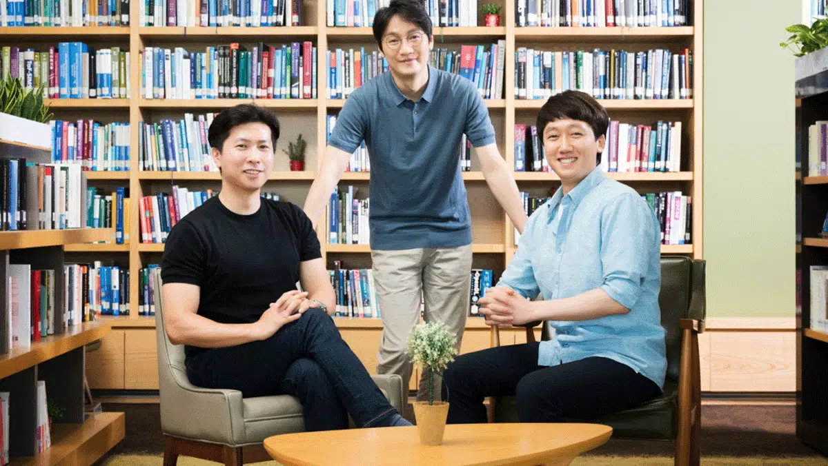 Samsung Researchers Develop Stretchable OLED "Skin" Display