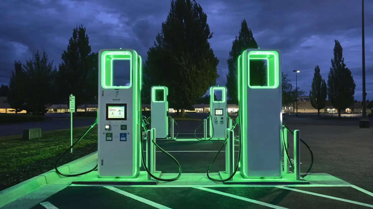 U.S. Proposes Electric Vehicle Charging Stations Every 50 Miles on ...