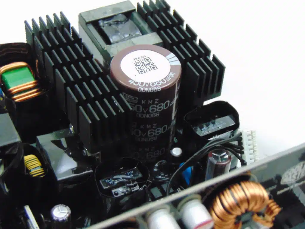 Cooler Master XG PLUS 850 Platinum 850W Power Supply Review - Page 2 of 6