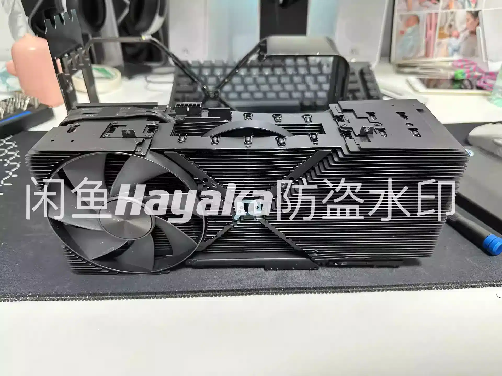 Images of a Prototype Quad-Slot NVIDIA RTX 40 Series Graphics Card ...