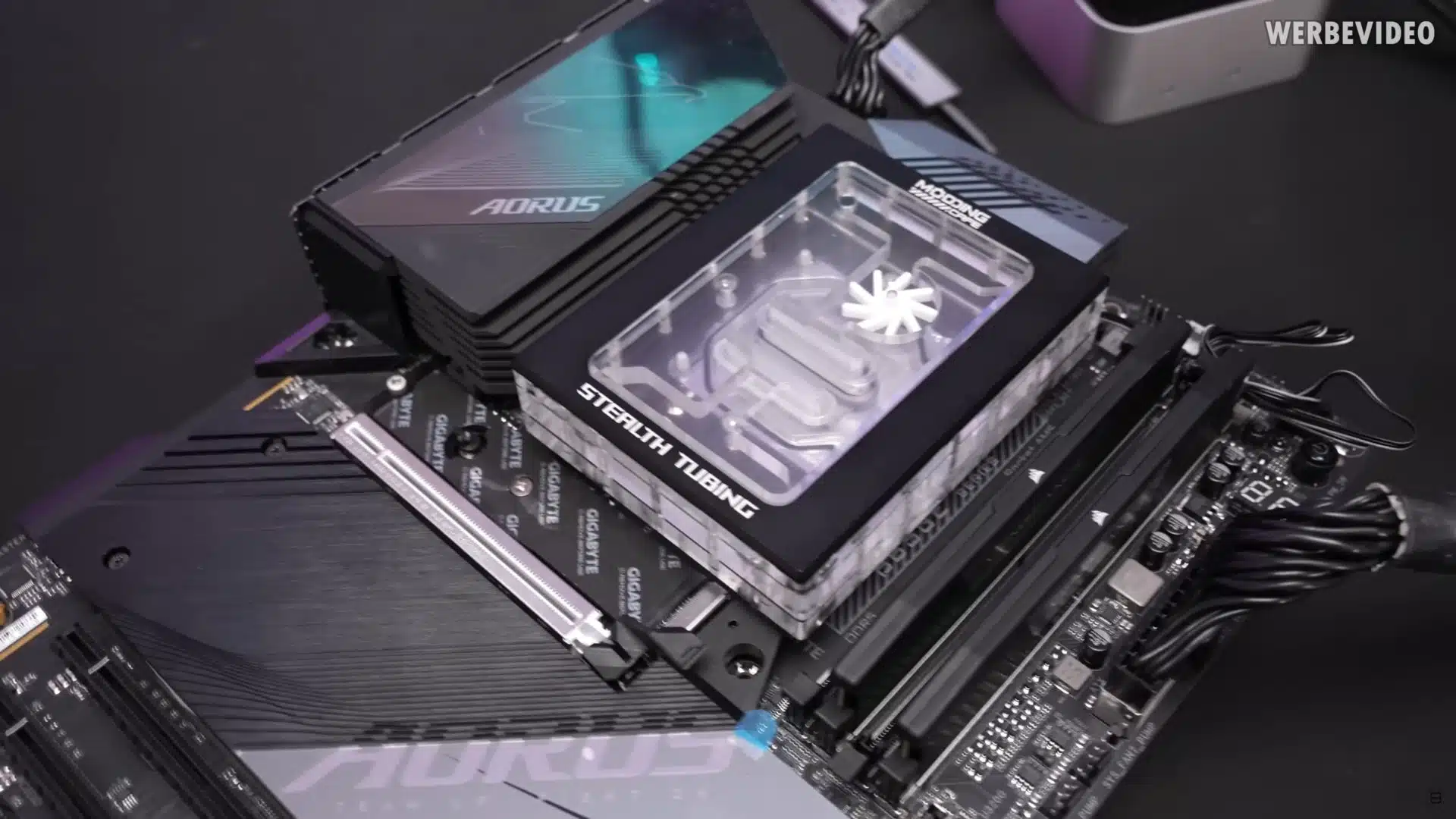 Concept Custom CPU Waterblock with “Stealth Tubing” on the Backside of ...