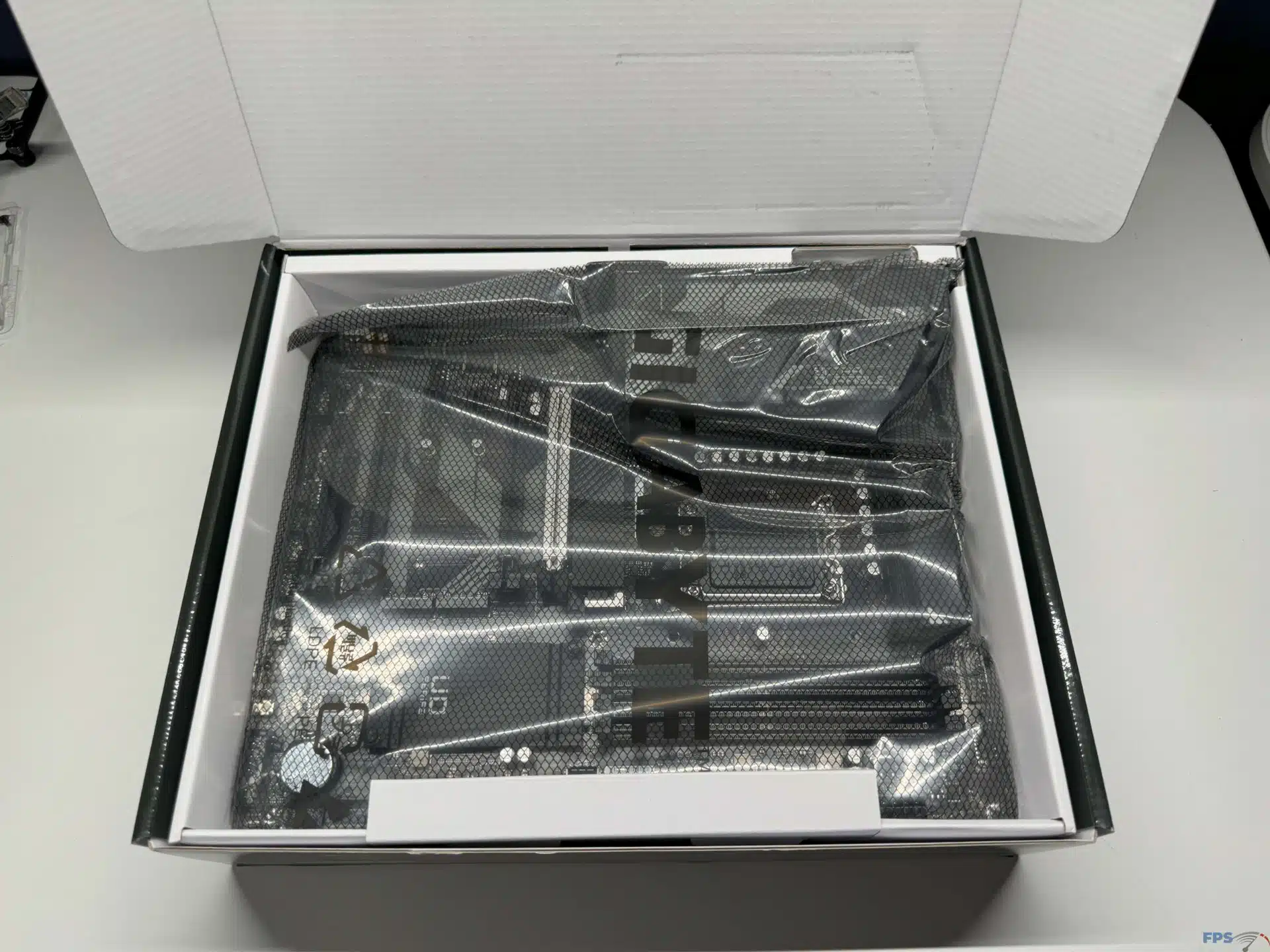 GIGABYTE Z790 UD AC Motherboard Review