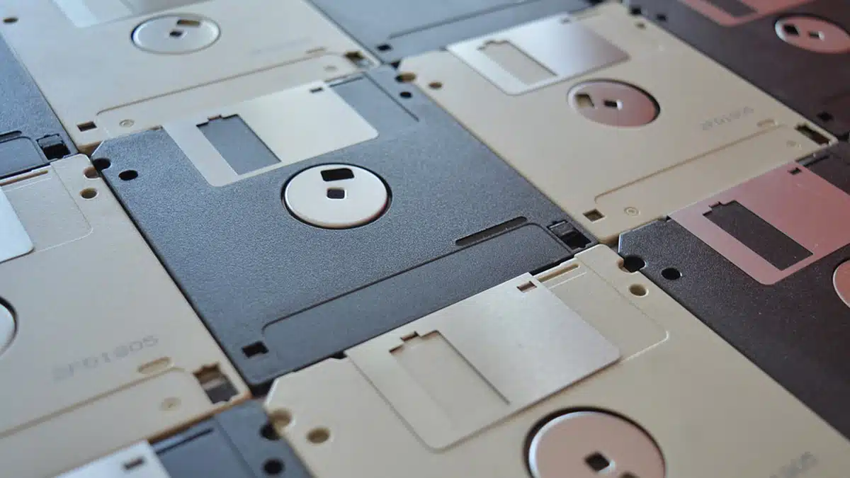 Japan Ends Government Use of Floppy Disks