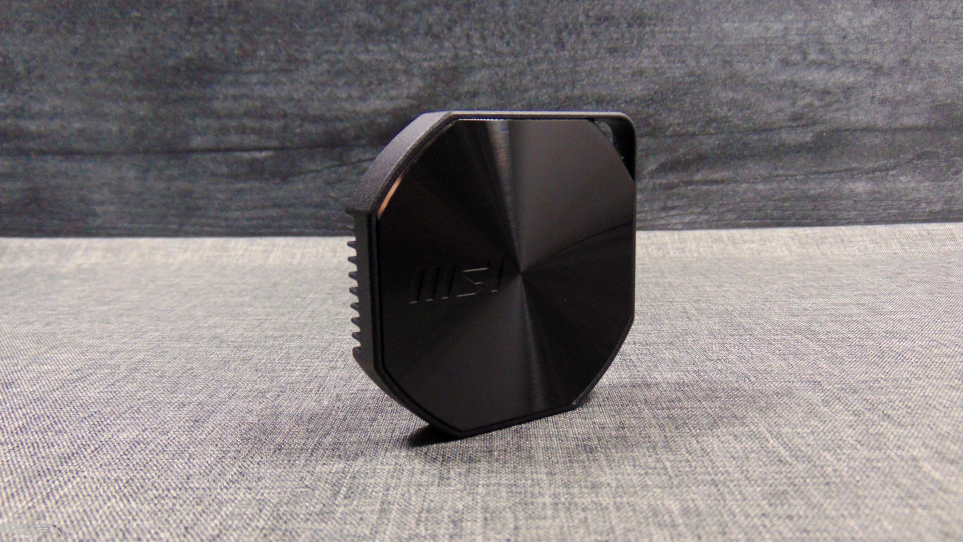 MSI DATAMAG 20Gbps Magnetic Portable SSD Review