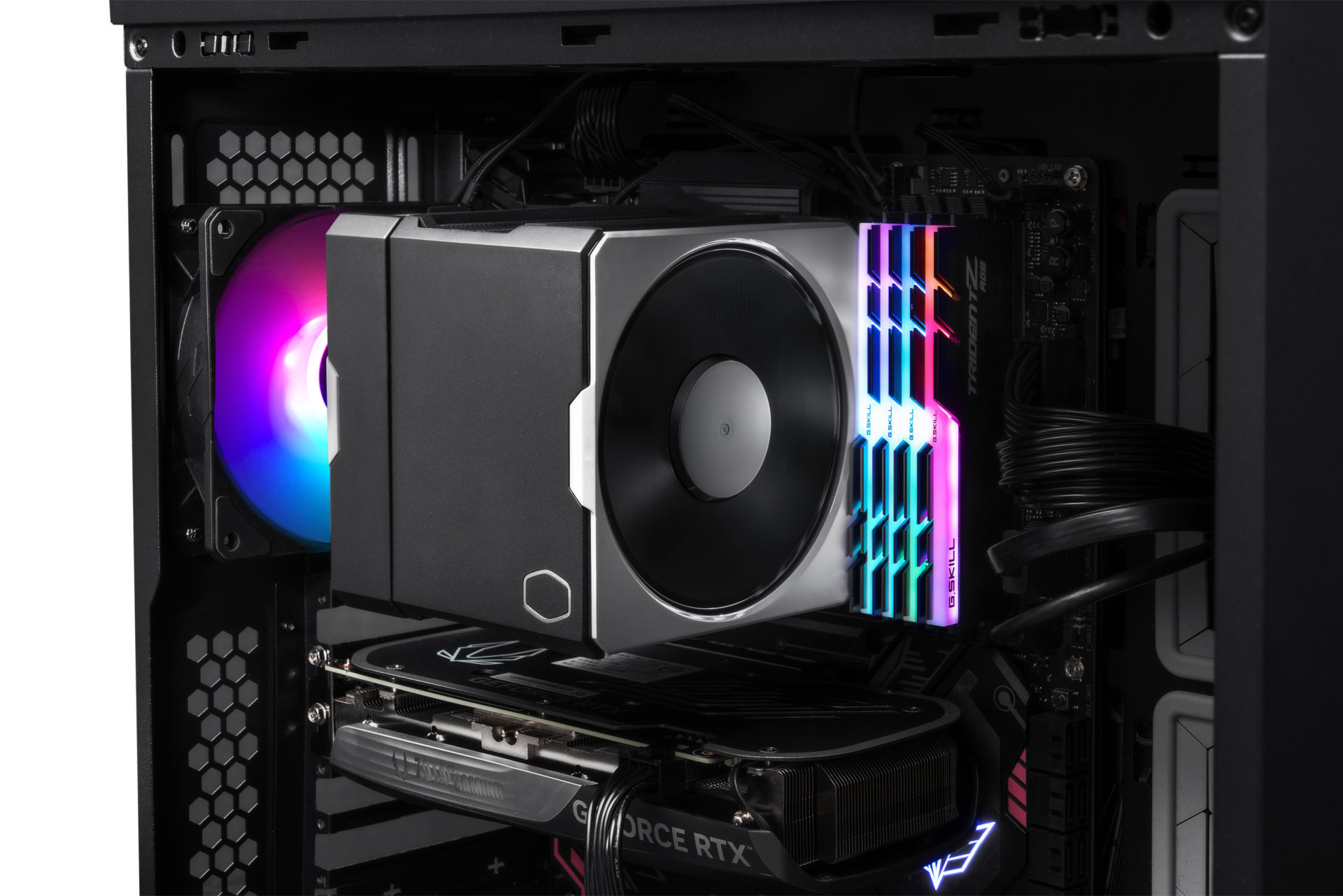 Cooler Master Unveils Its Latest Hardware, Including Hyper 612 APEX CPU ...